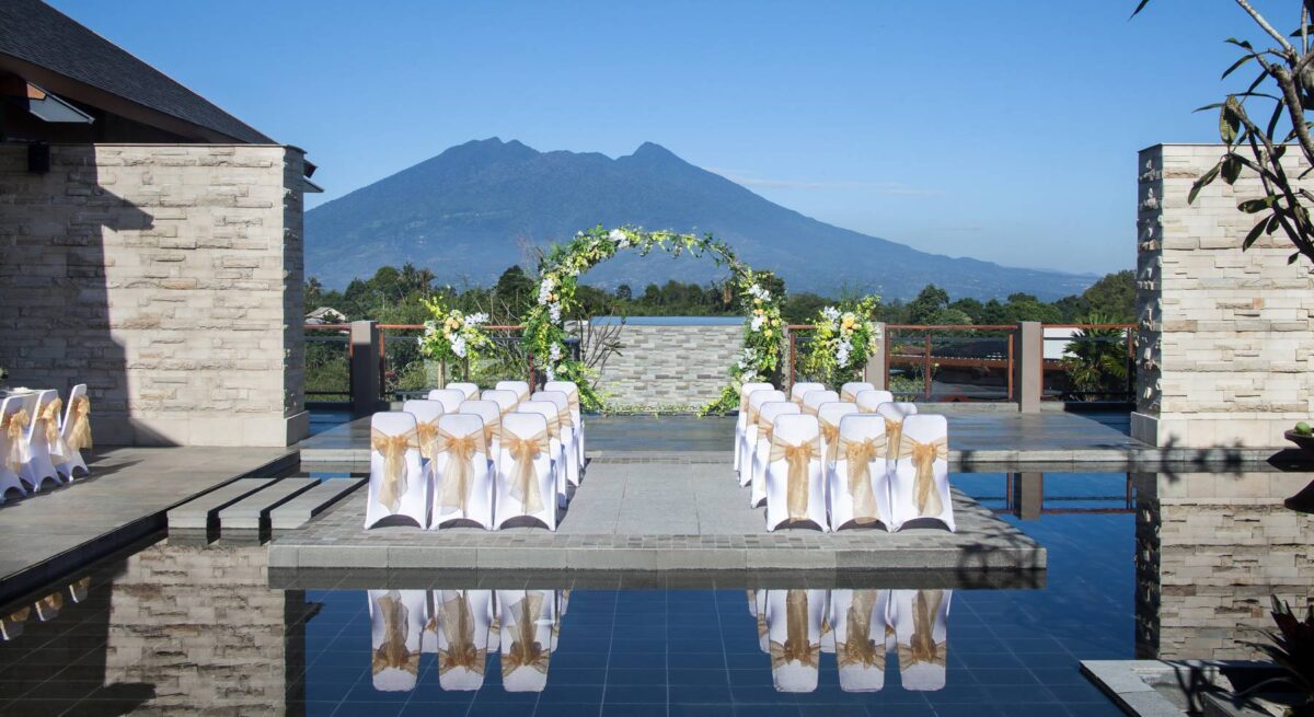 Review : Luxury Pullman Ciawi Vimala Hills Resort, Indonesia with Bali ...