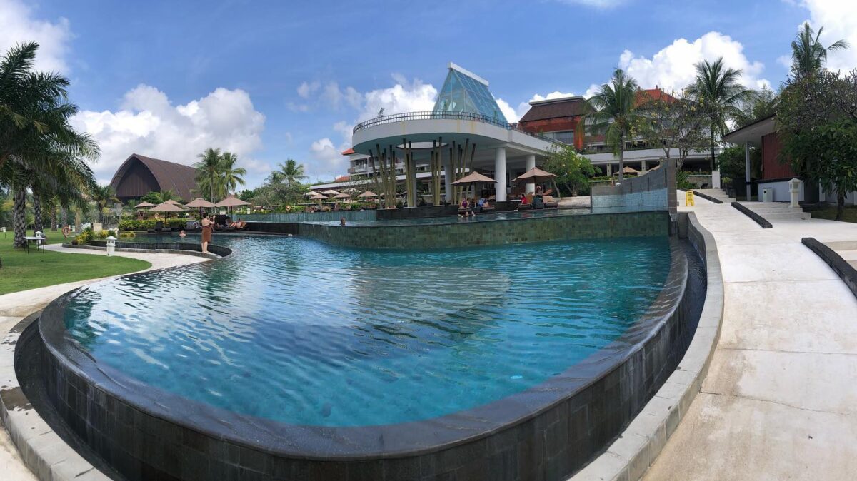 Review : Luxury Merusaka Nusa Dua Resort Bali with Bali Stone